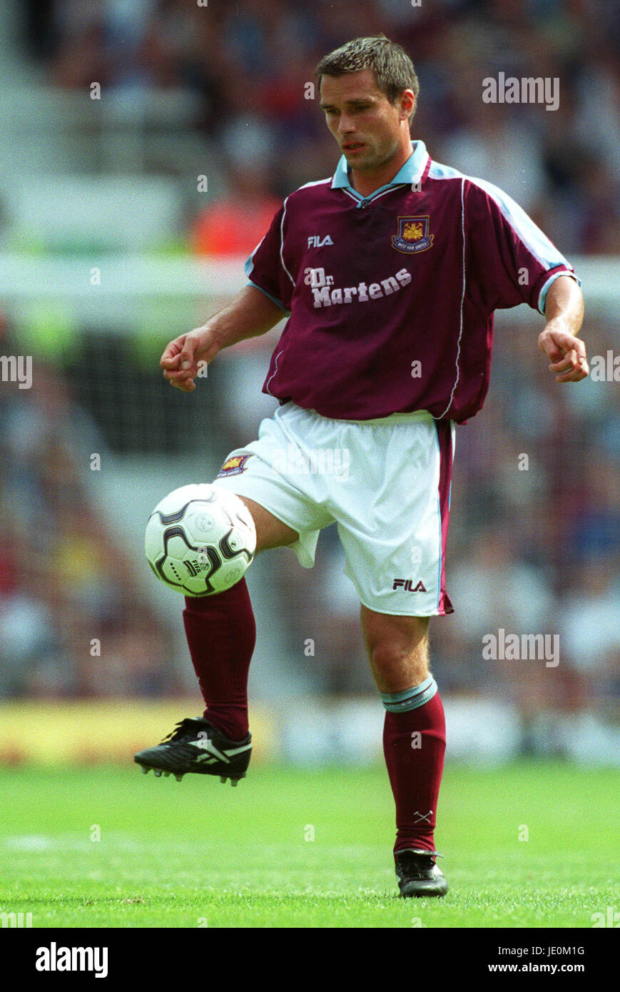 Steve potts west ham hi-res stock photography and images - Alamy