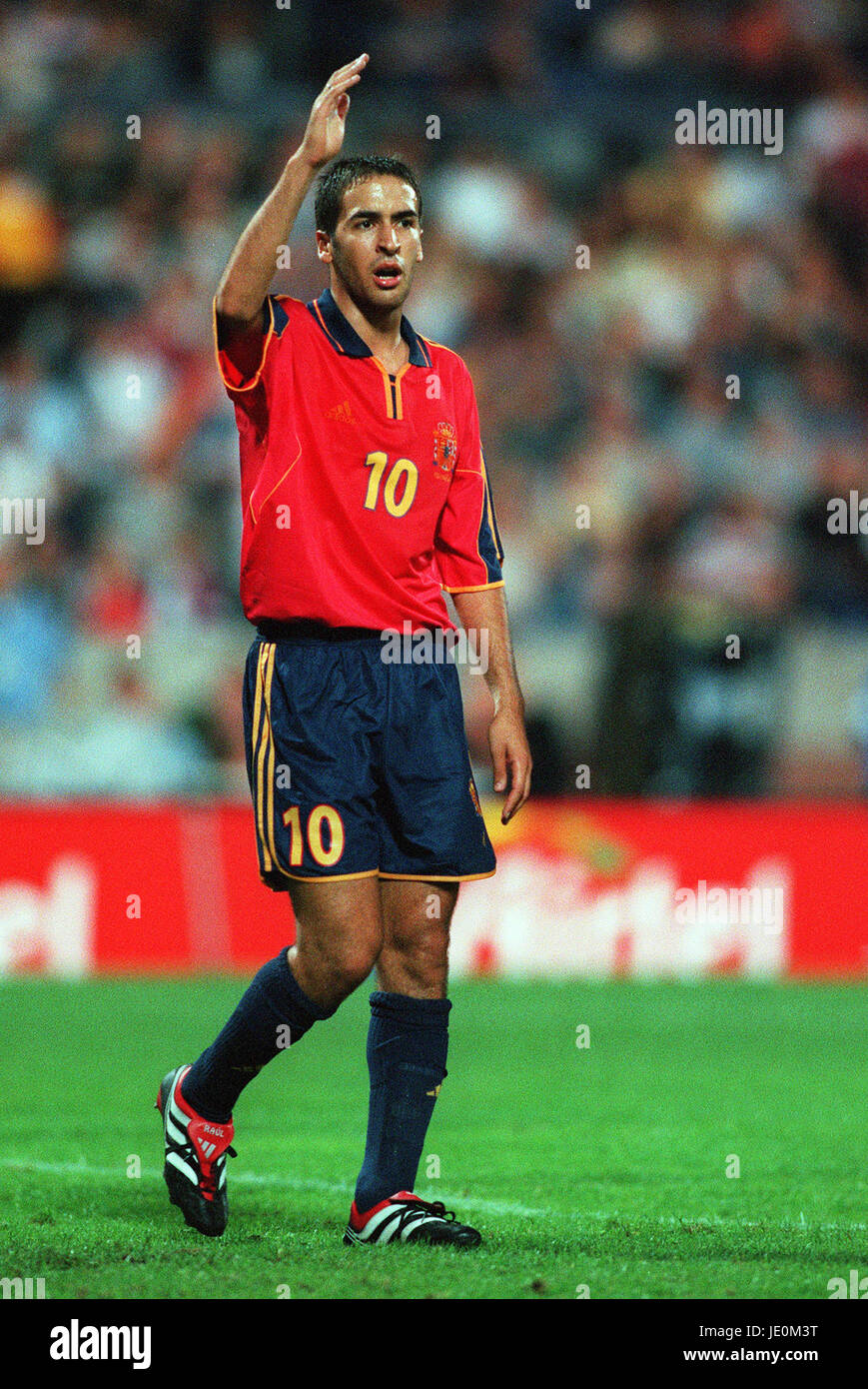 Raul real madrid 2000 hi-res stock photography and images - Alamy