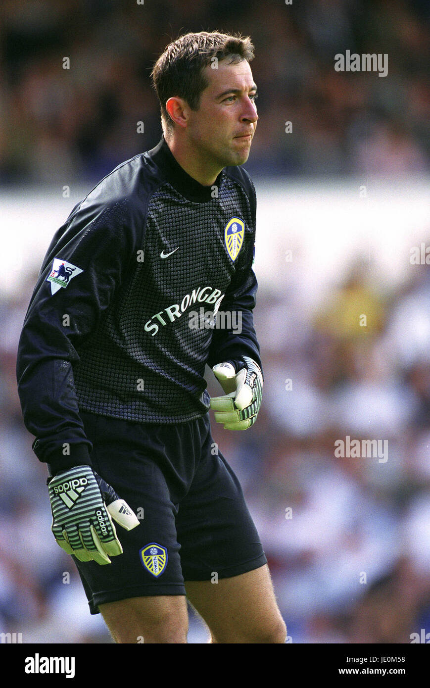 NIGEL MARTYN LEEDS UNITED FC LEEDS ELLAND ROAD 19 August 2000 Stock ...