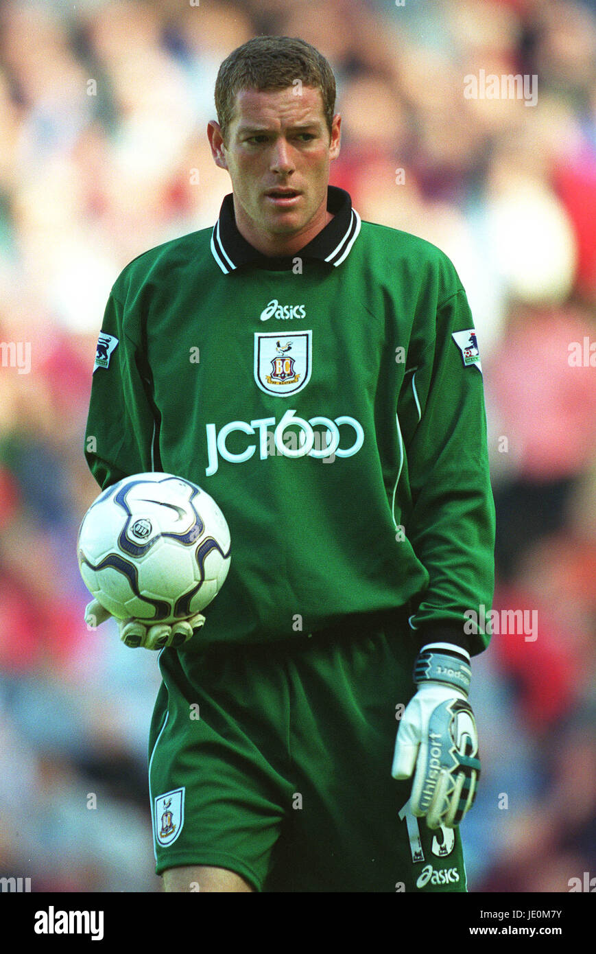 MATTHEW CLARKE BRADFORD CITY FC LIVERPOOL ANFIELD 19 August 2000 Stock ...