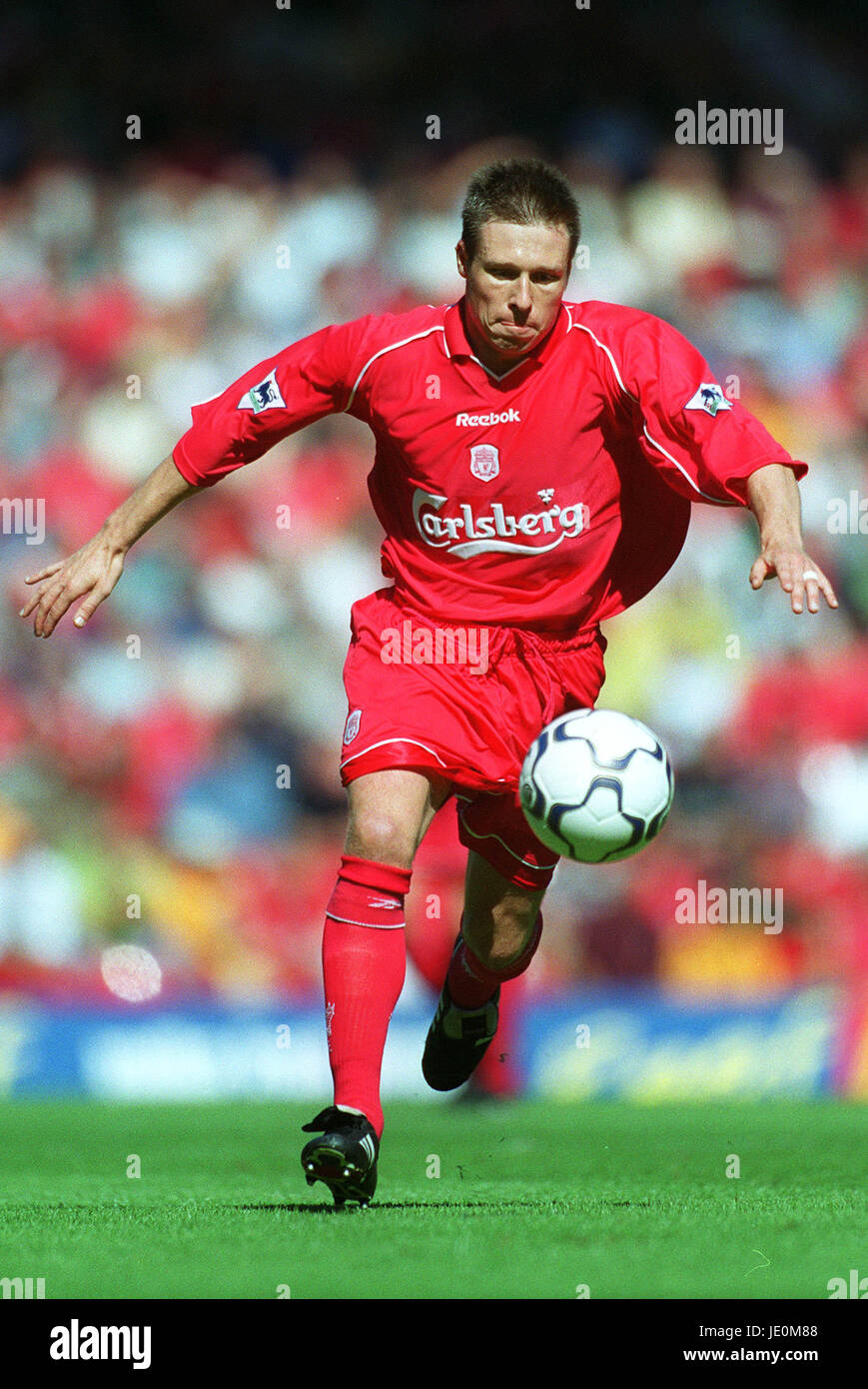 NICK BARMBY LIVERPOOL FC LIVERPOOL ANFIELD 19 August 2000 Stock Photo ...