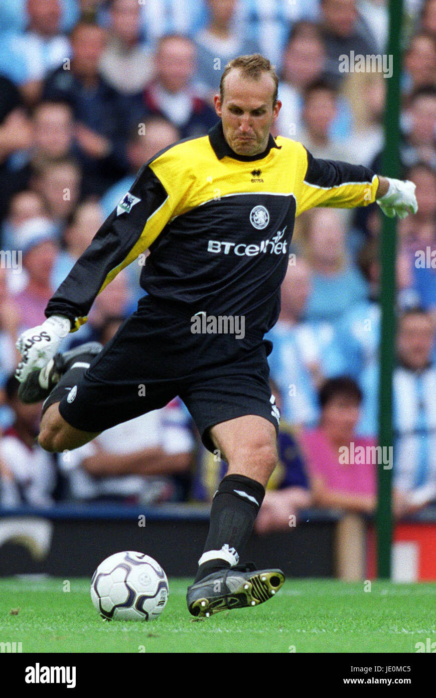 MARK SCHWARZER MIDDLESBROUGH FC 19 August 2000 Stock Photo - Alamy