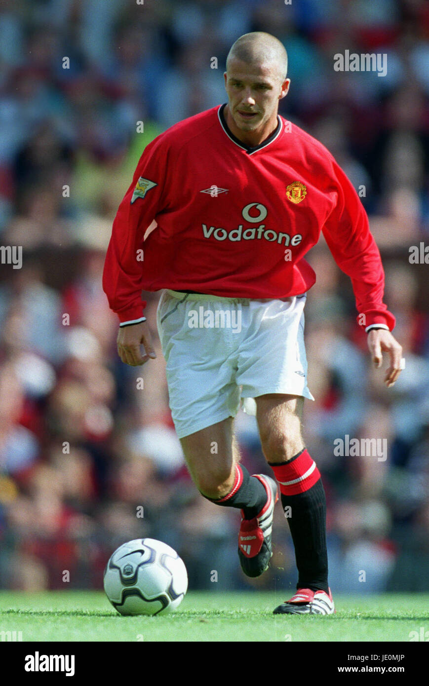 David beckham manchester united 2000 hi-res stock photography and ...