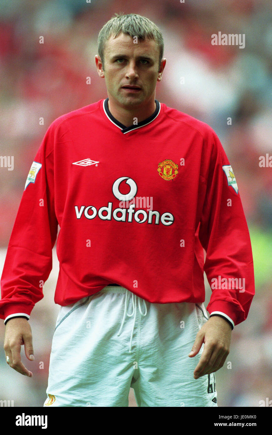 RONNIE WALLWORK MANCHESTER UNITED FC 20 August 2000 Stock Photo - Alamy