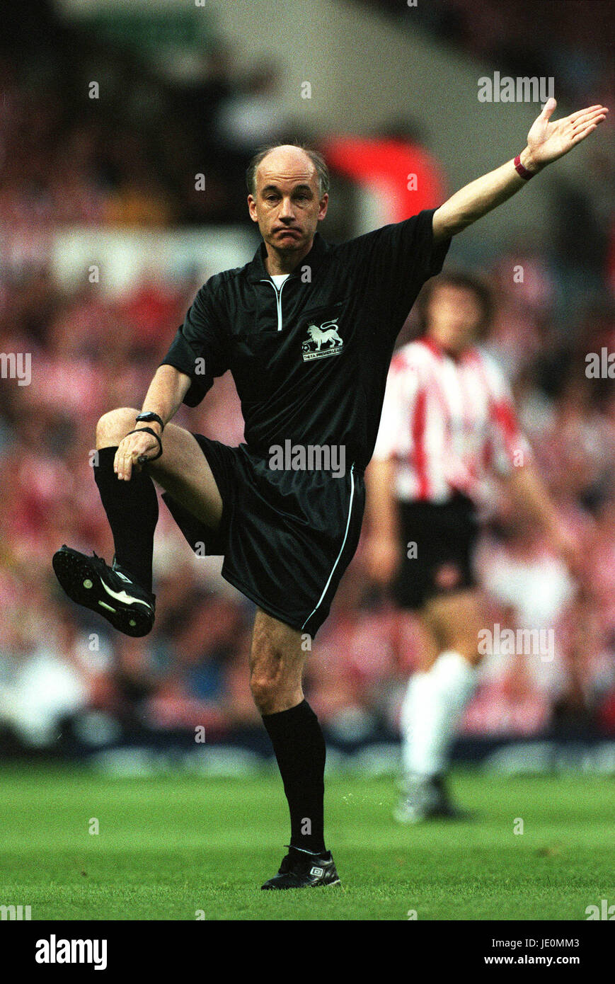 Referee david elleray hi-res stock photography and images - Alamy