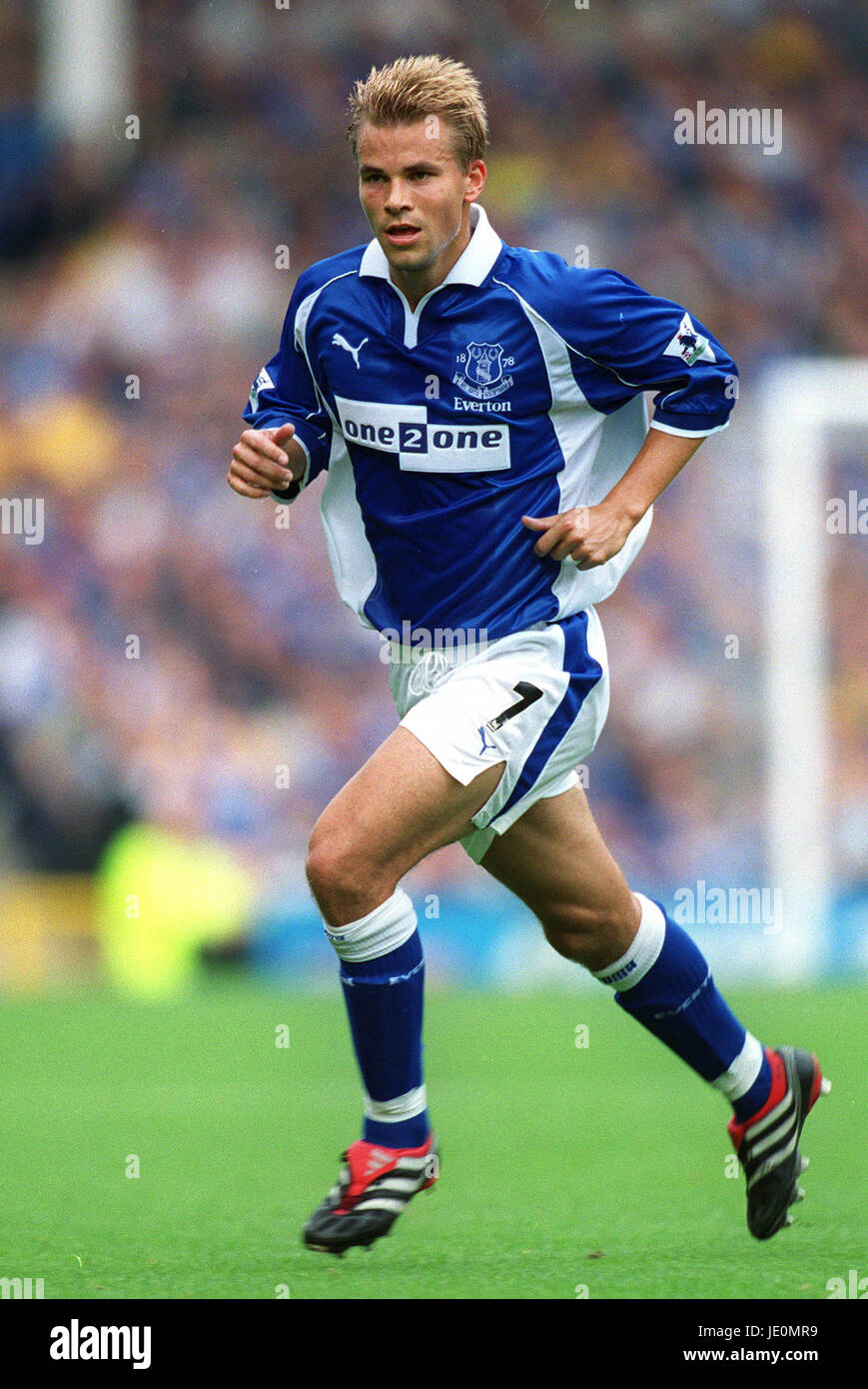 NICLAS ALEXANDERSSON EVERTON FC M 26 August 2000 Stock Photo - Alamy