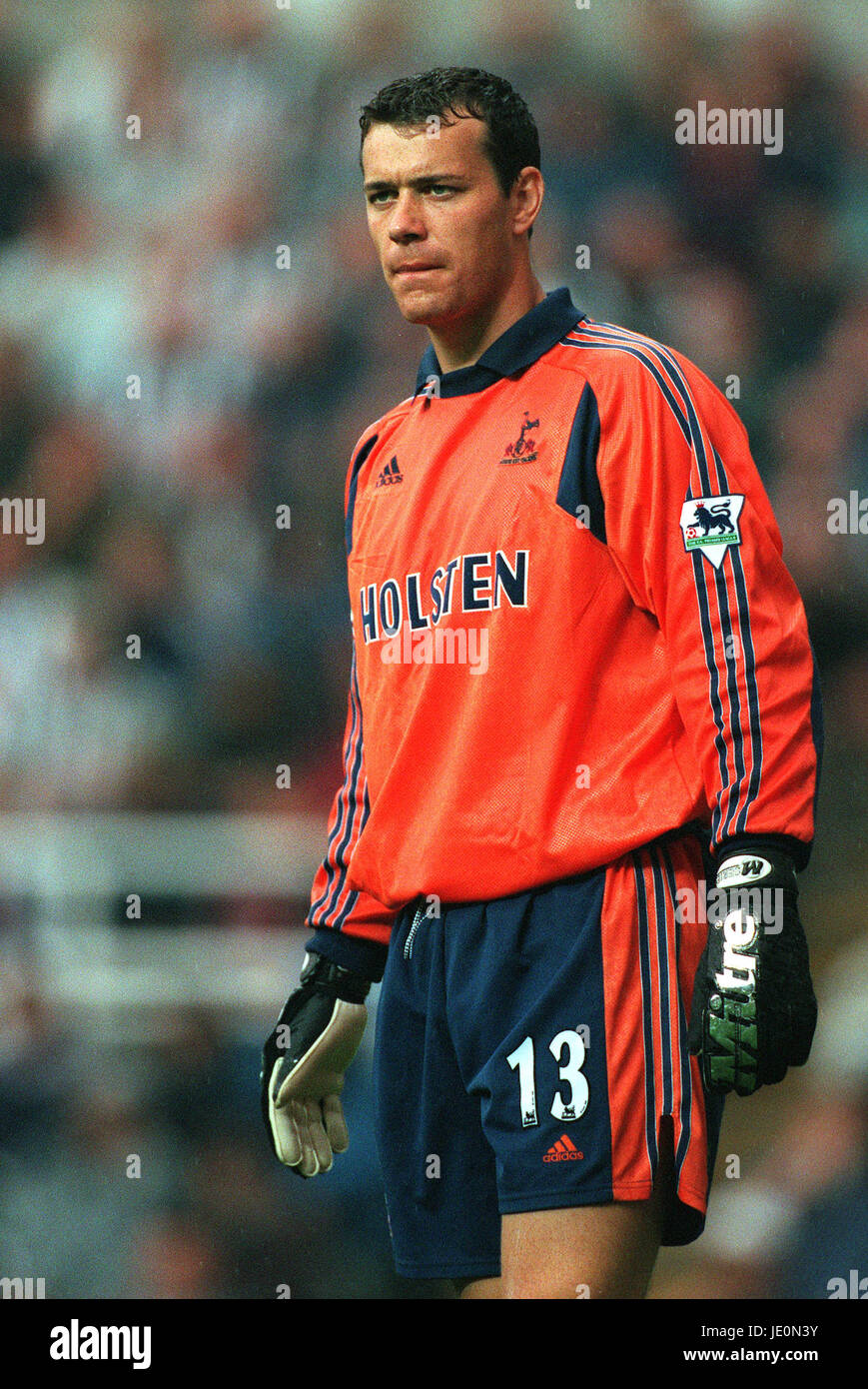 NEIL SULLIVAN TOTTENHAM HOTSPUR FC ST. JAMES PARK NEWCASTLE ENGLAND 26 ...