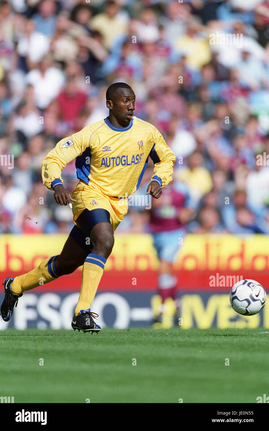 JIMMY FLOYD HASSELBAINK CHELSEA FC 26 August 2000 Stock Photo - Alamy
