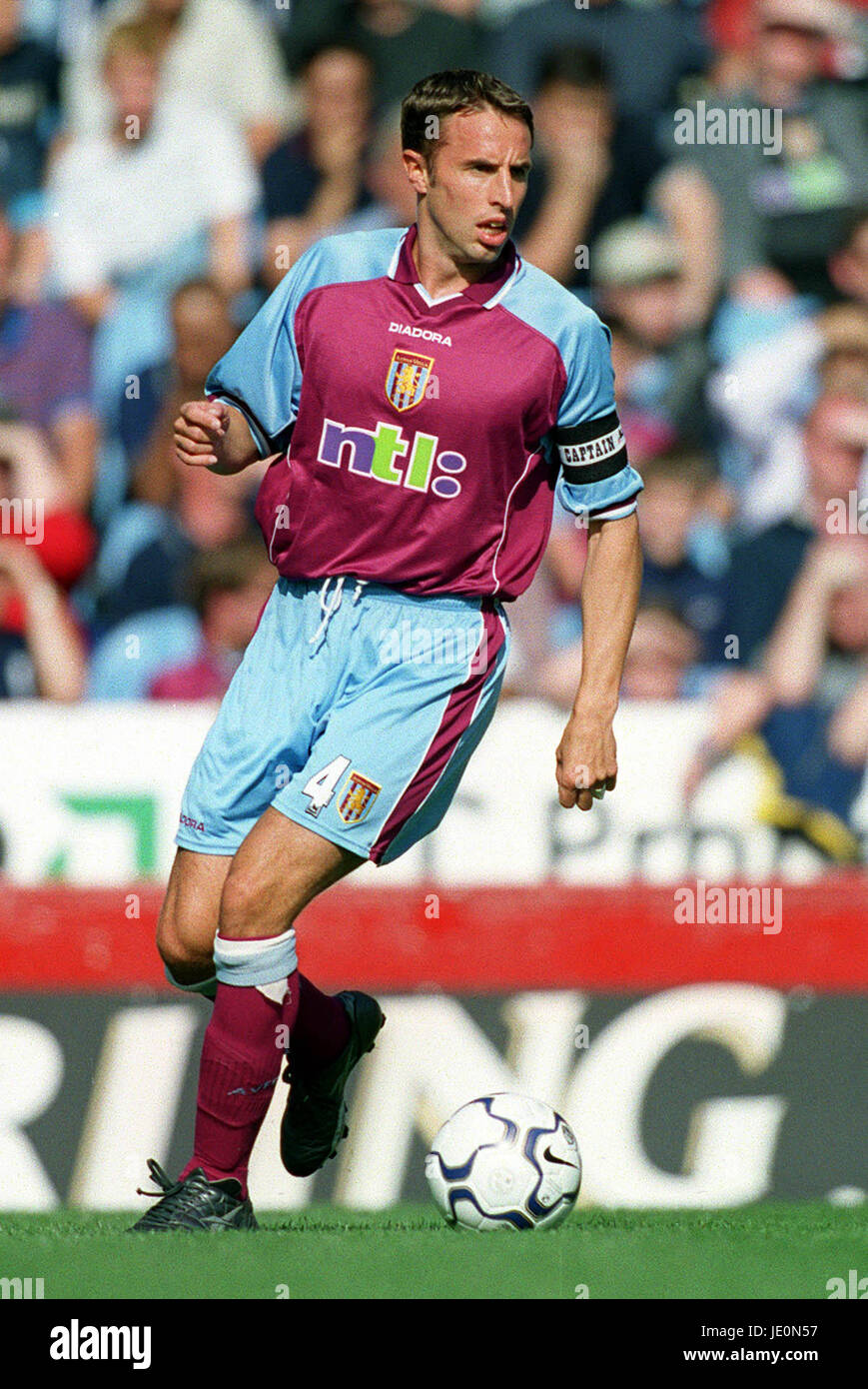 GARETH SOUTHGATE ASTON VILLA FC 26 August 2000 Stock Photo - Alamy
