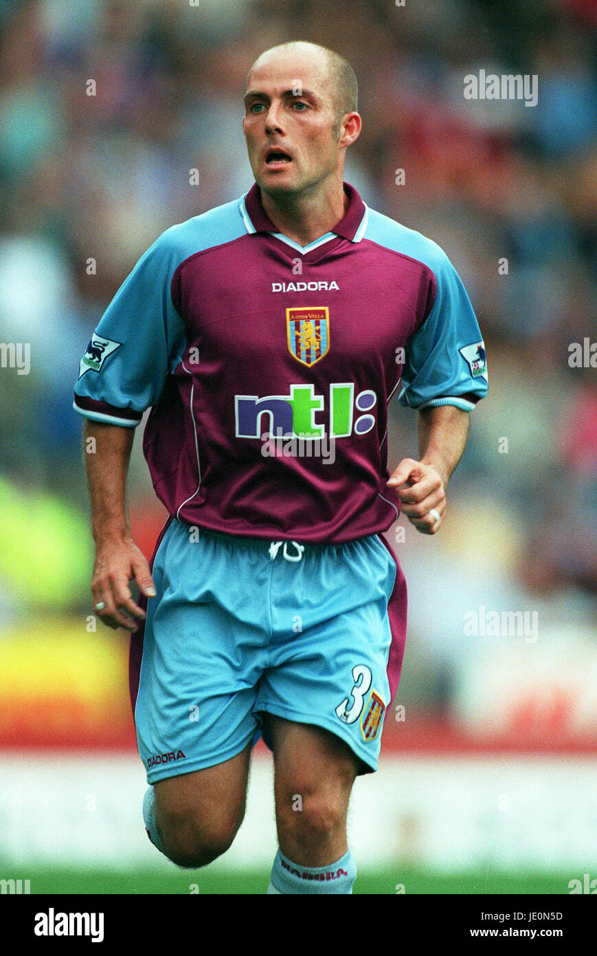 ALAN WRIGHT ASTON VILLA FC 26 August 2000 Stock Photo - Alamy