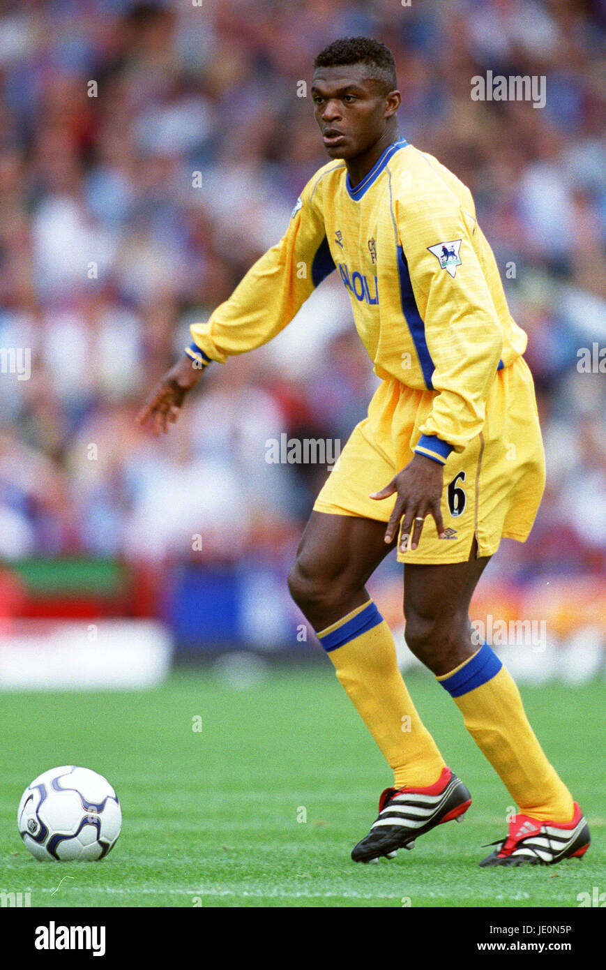 MARCEL DESAILLY CHELSEA FC 26 August 2000 Stock Photo - Alamy