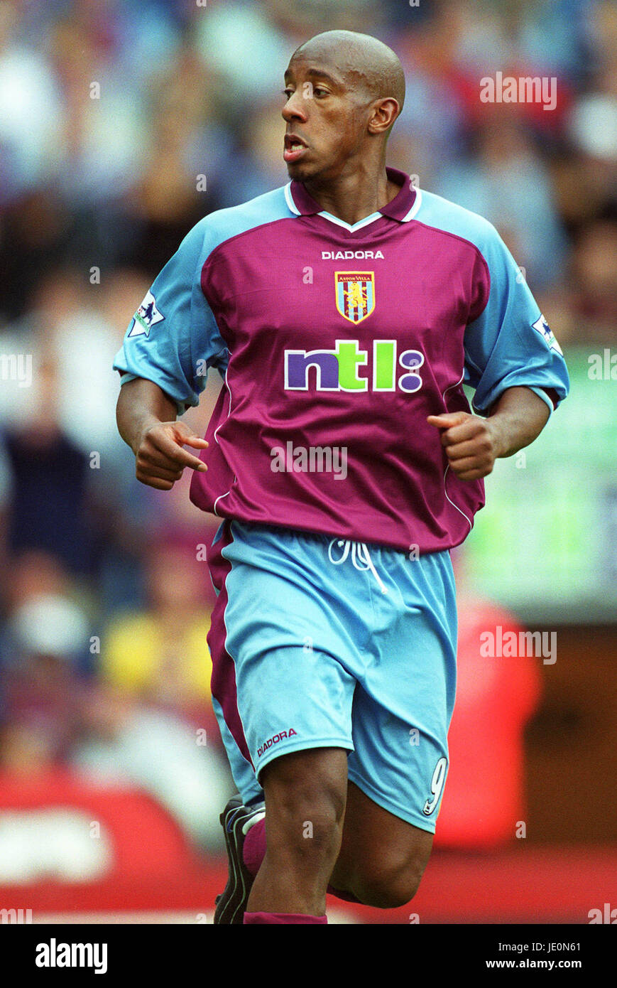 Dion dublin aston villa fc hi-res stock photography and images - Alamy