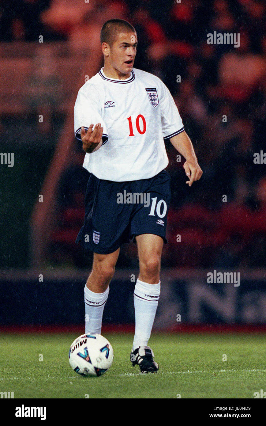 Joe cole england 2000 hi-res stock photography and images - Alamy