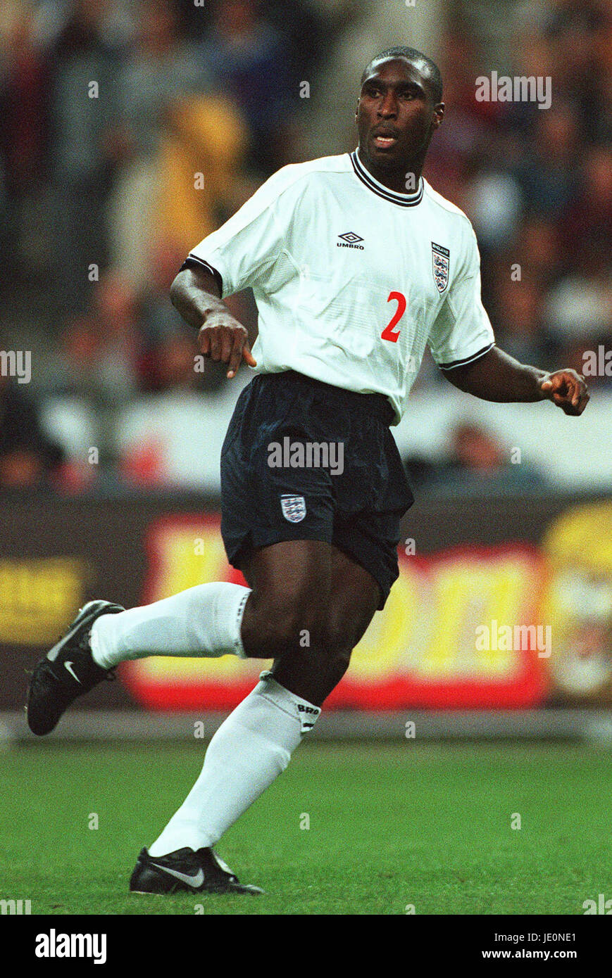 SOL CAMPBELL ENGLAND & TOTTENHAM HOTSPUR FC PARIS STADE FRANCE 02 ...