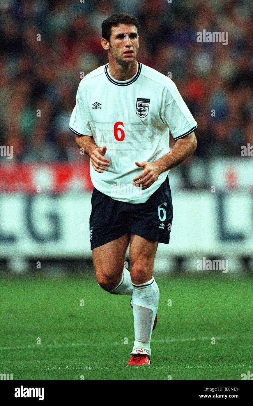 Martin keown england arsenal fc hi-res stock photography and images - Alamy