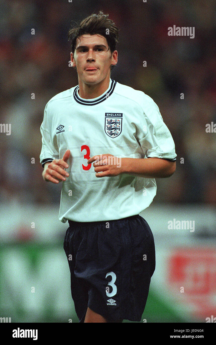 Gareth barry england 2000 hi-res stock photography and images - Alamy