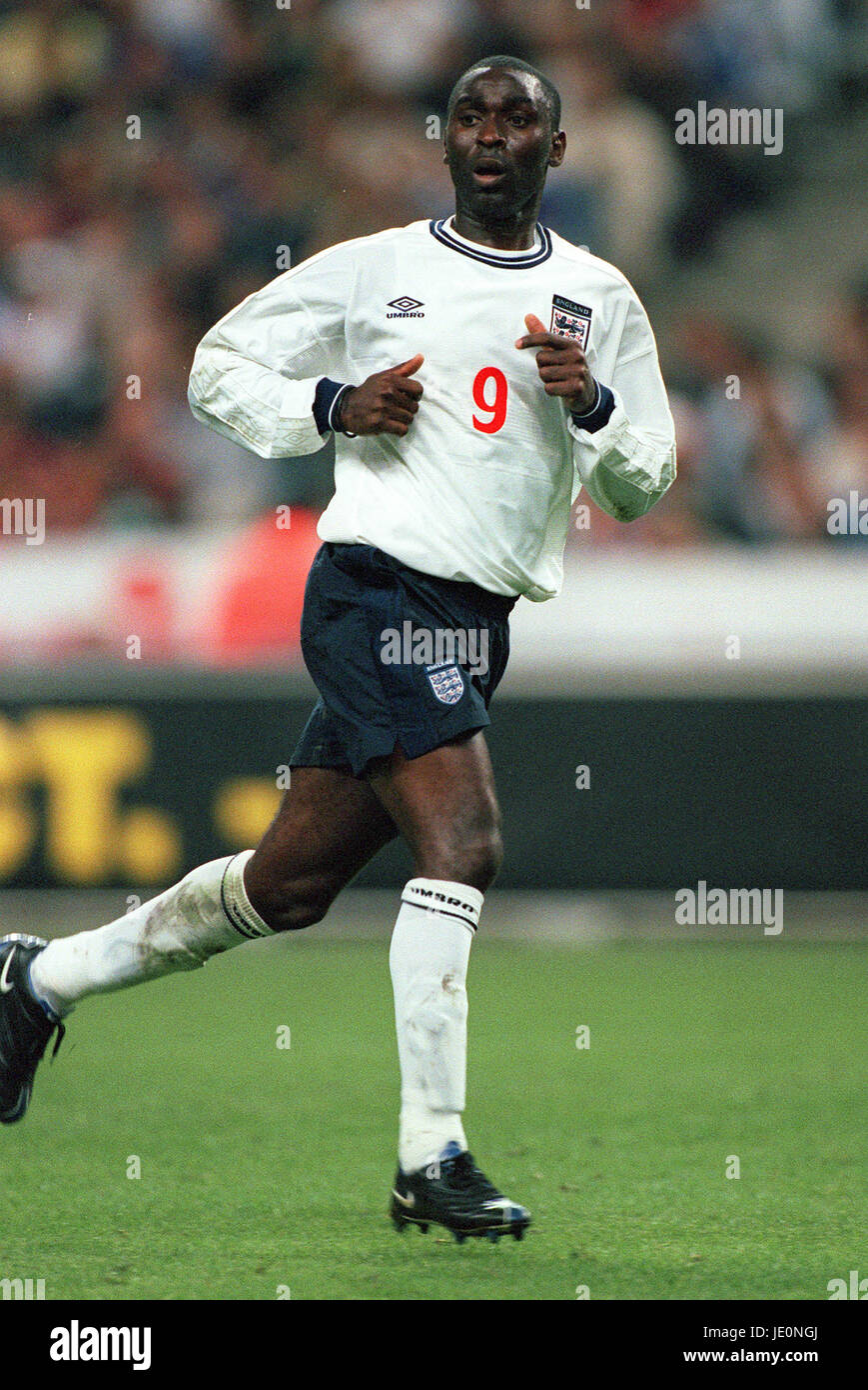 ANDY COLE ENGLAND & MANCHESTER UNITED FC PARIS STADE FRANCE 02 ...