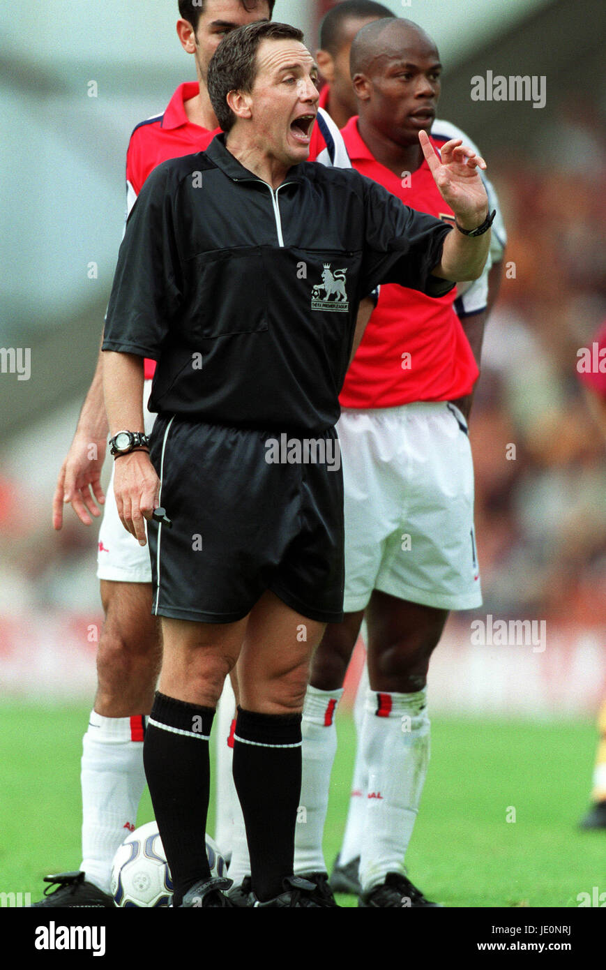 A. WILEY PREMIER LEAGUE REFEREE VALLEY PARADE BRADFORD ENGLAND 09 ...