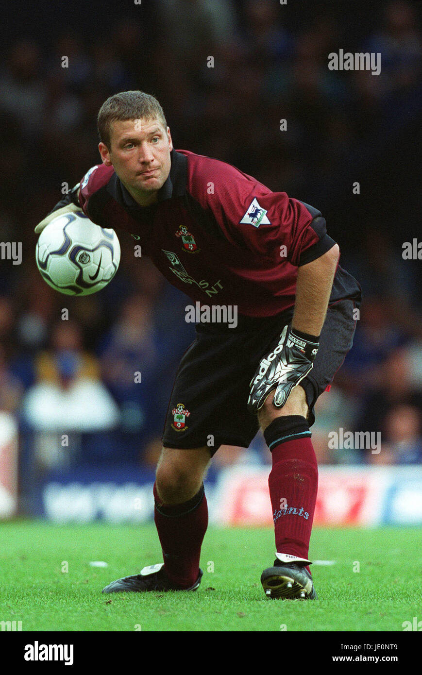 NEIL MOSS SOUTHAMPTON FC LEICESTER FILBERT STREET 09 September 2000 ...