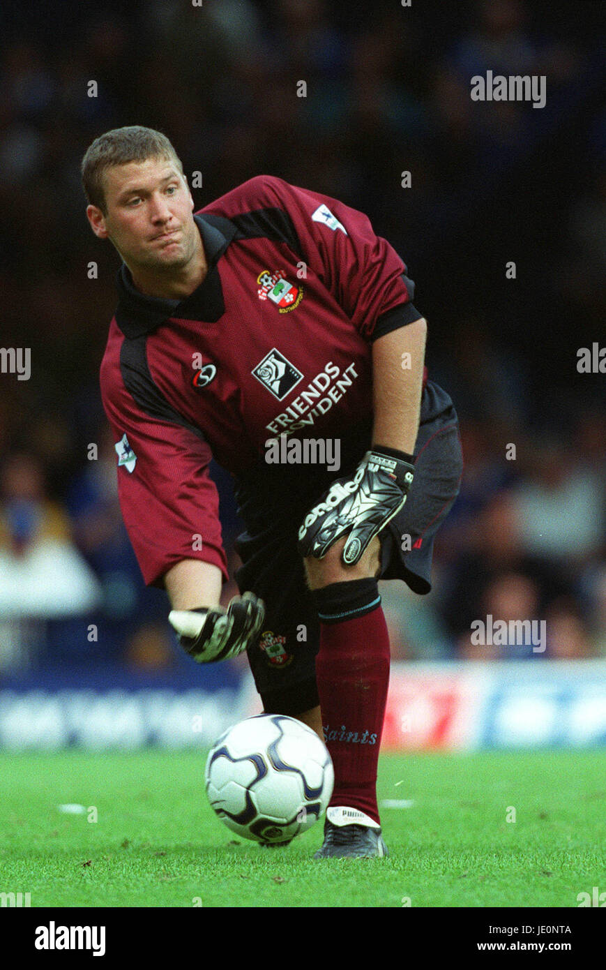 NEIL MOSS SOUTHAMPTON FC LEICESTER FILBERT STREET 09 September 2000 ...