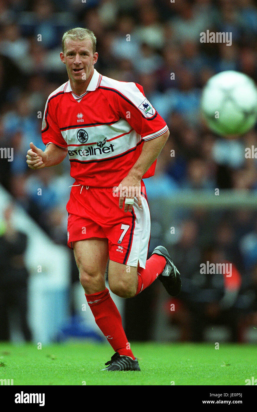 ROBBIE MUSTOE MIDDLESBROUGH FC MAINE ROAD 17 September 2000 Stock Photo ...