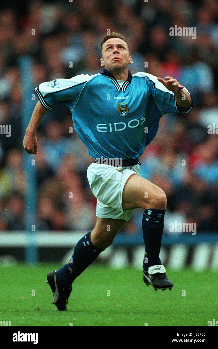 PAUL DICKOV MANCHESTER CITY FC MAINE ROAD 17 September 2000 Stock Photo ...