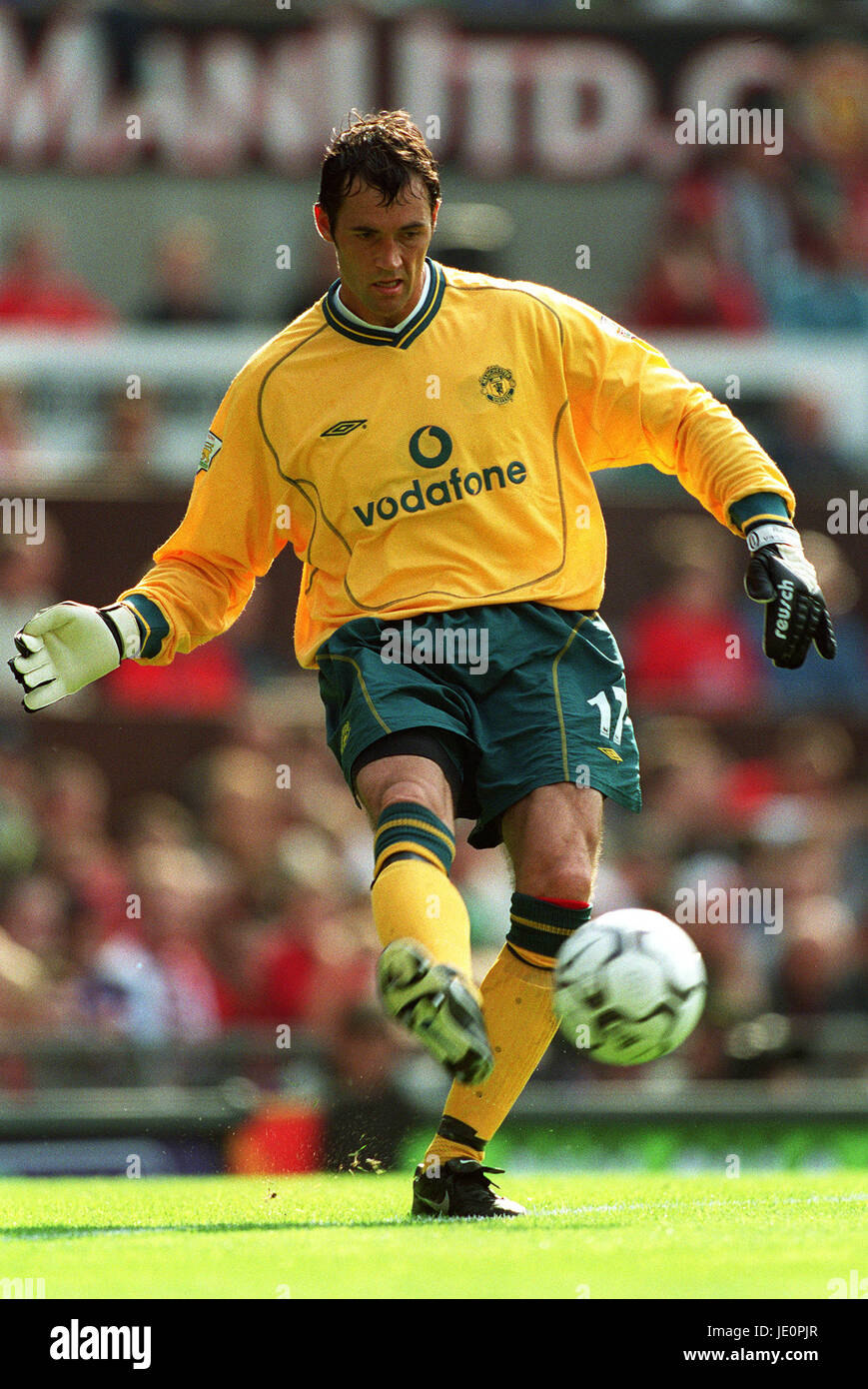 RAIMOND VAN DER GOUW MANCHESTER UNITED FC MANCHESTER OLD TRAFFORD 23 ...