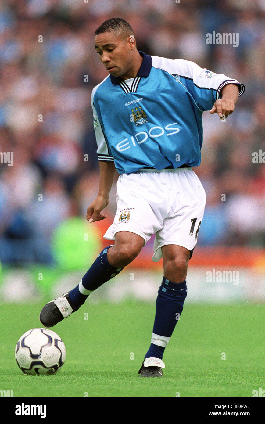 JEFF WHITLEY MANCHESTER CITY FC MAINE ROAD MANCHESTER CITY ENGLAND 30 ...