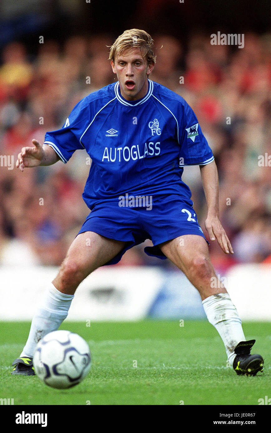 SAM DALLA BONA CHELSEA FC LONDON STAMFORD BRIDGE 01 October 2000 Stock Photo - Alamy
