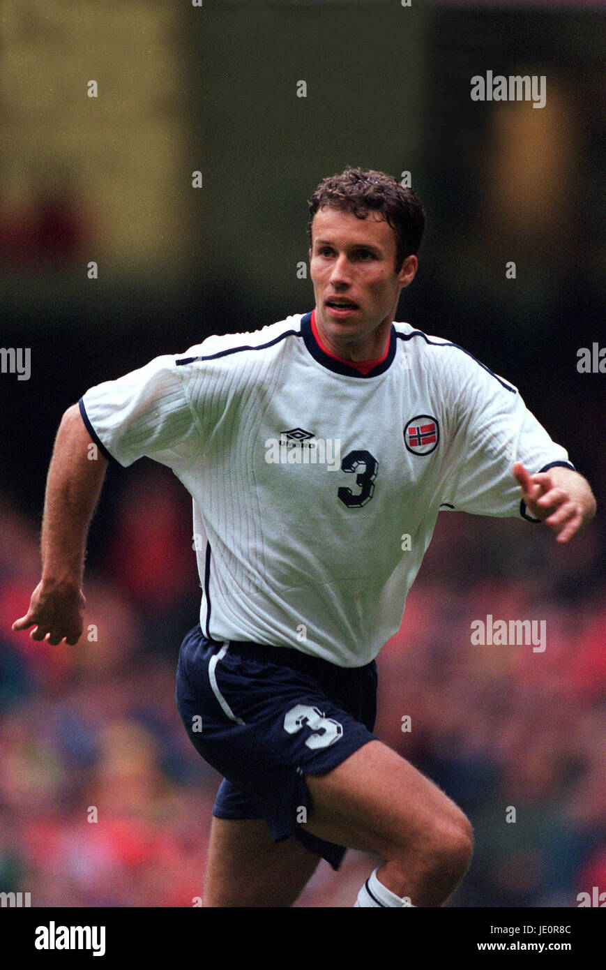 RONNY JOHNSEN NORWAY & MANCHESTER UNITED FC CARDIFF MILLENNIUM STADIUM ...