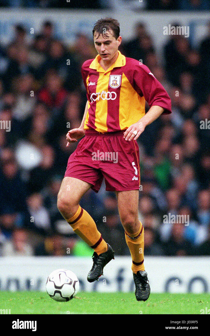 DAVID WETHERALL BRADFORD CITY FC MAINE ROAD MANCHESTER CITY ENGLAND 14 ...