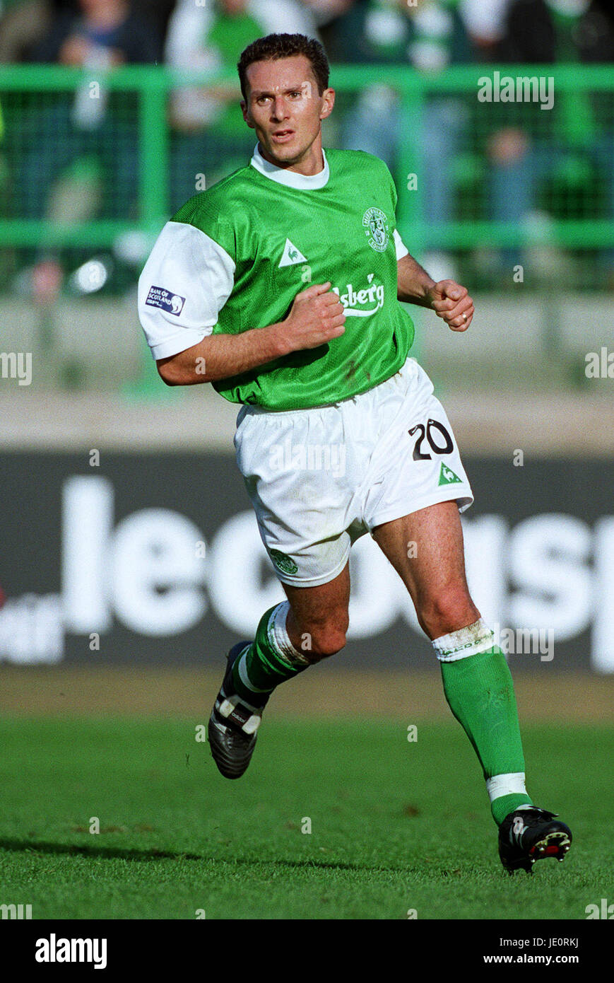 DAVID ZITELLI HIBERNIAN FC EDINBURGH EASTER ROAD 14 October 2000 Stock ...