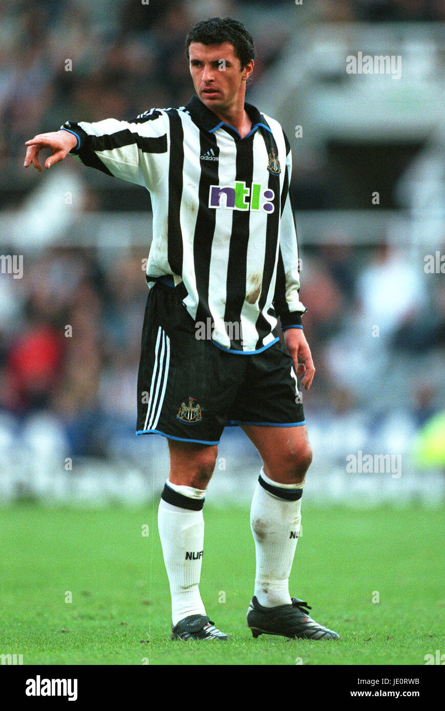 GARY SPEED NEWCASTLE UNITED FC 21 October 2000 Stock Photo - Alamy