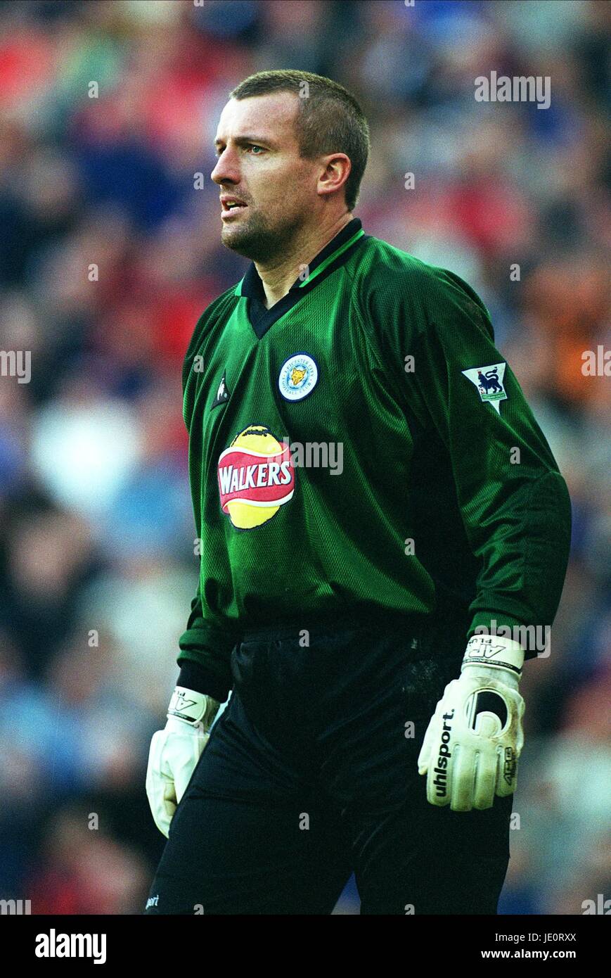 TIM FLOWERS LEICESTER CITY FC 22 October 2000 Stock Photo - Alamy