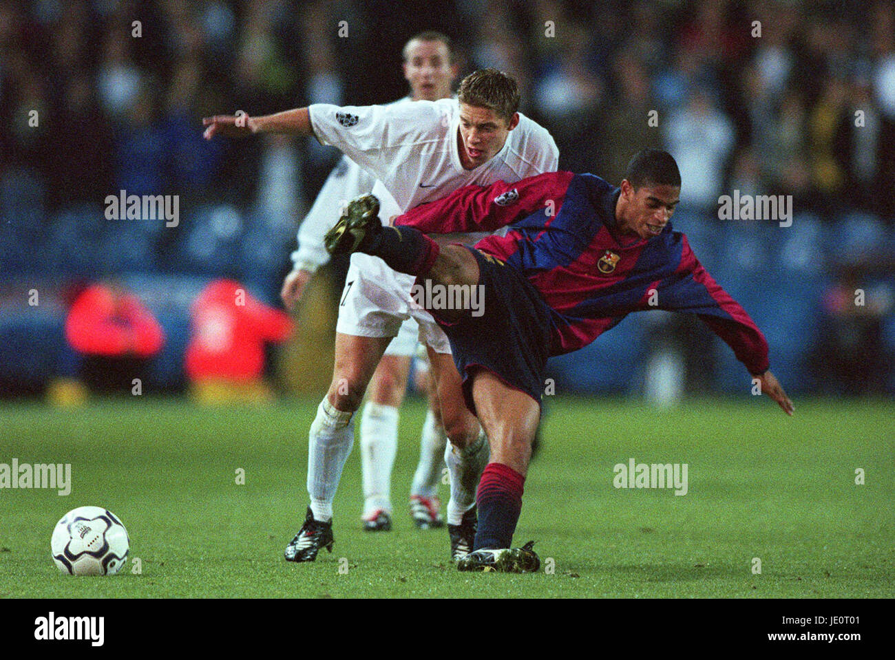 MICHAEL REIZIGER ALAN SMITH LEEDS UNITED V BARCELONA 24 October 2000 ...