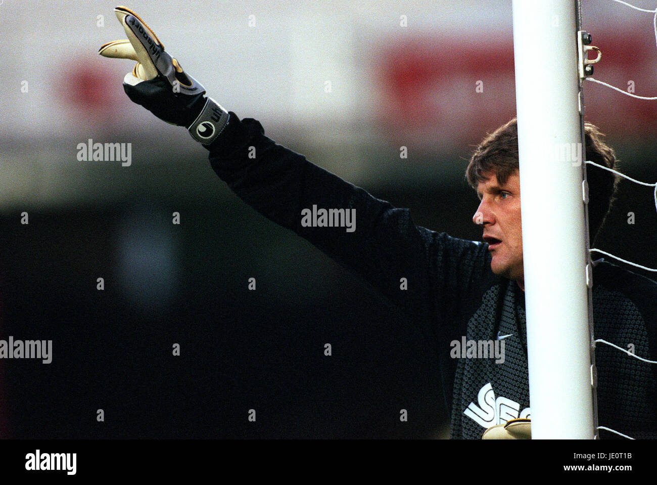 JOHN LUKIC ARSENAL FC 28 October 2000 Stock Photo - Alamy