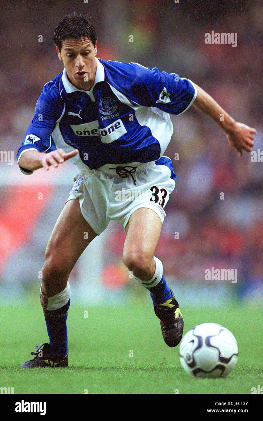 IDAN TAL EVERTON FC LIVERPOOL ANFIELD 28 October 2000 Stock Photo - Alamy