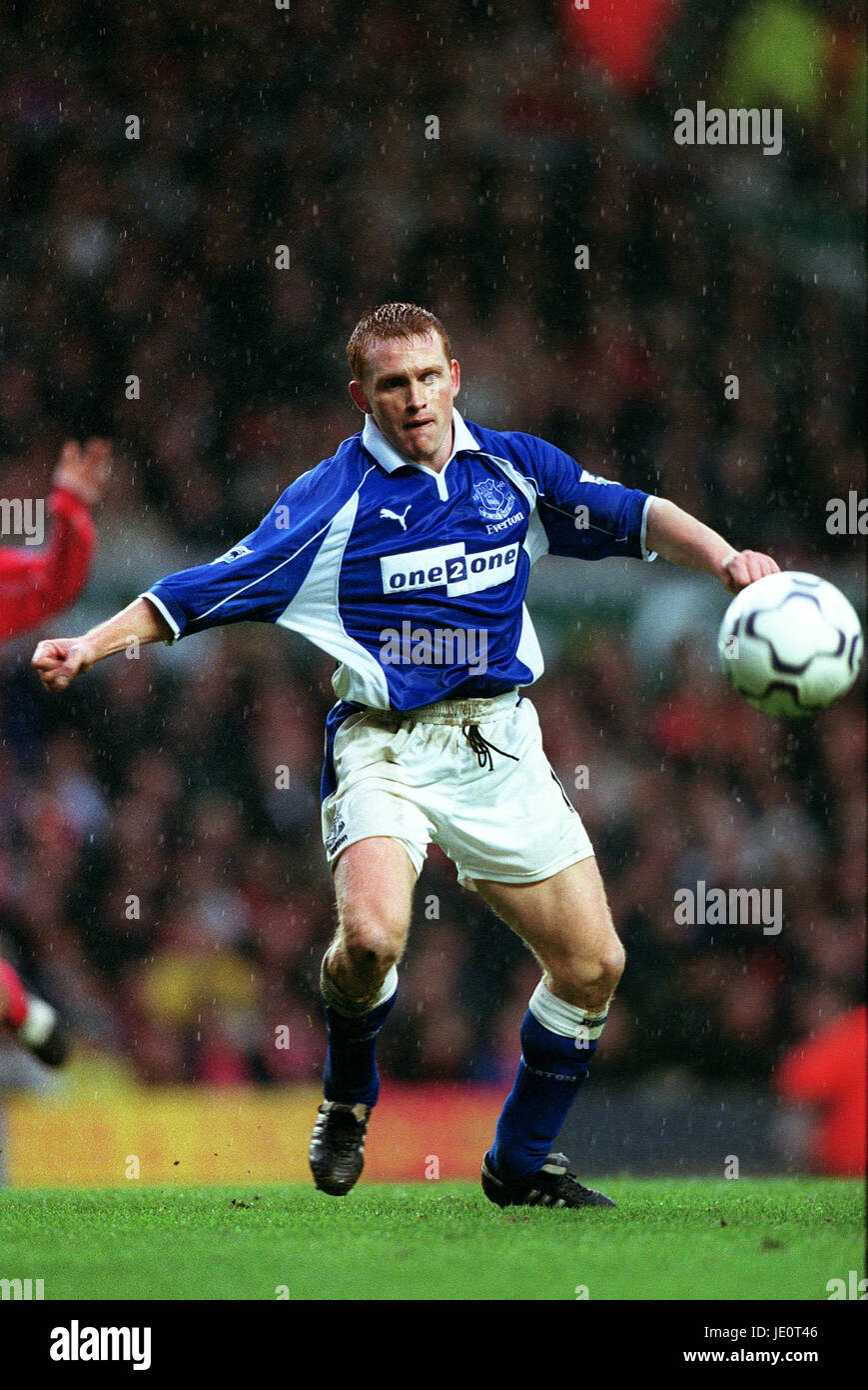 MARK PEMBRIDGE EVERTON FC LIVERPOOL ANFIELD 28 October 2000 Stock Photo ...