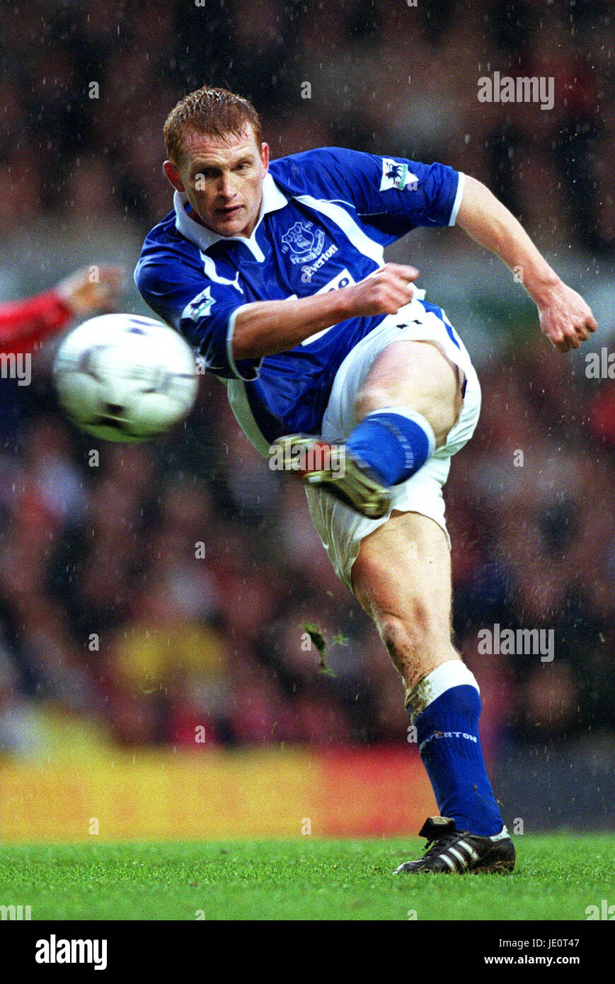 Liverpool v everton 2000 hi-res stock photography and images - Alamy