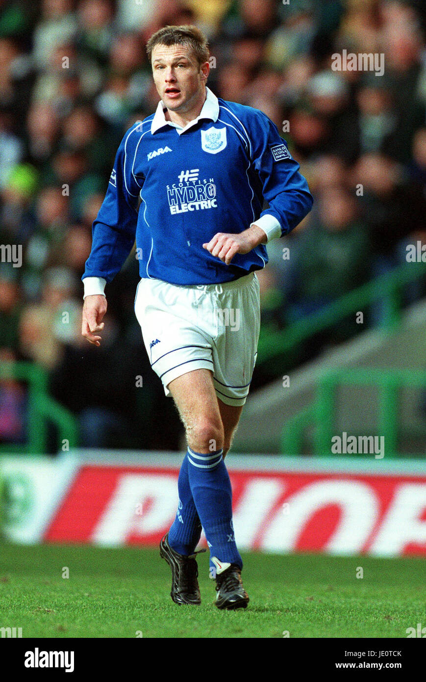 ALAN KERNAGHAN ST.JOHNSTONE FC PARKHEAD STADIUM GLASGOW 12 November ...