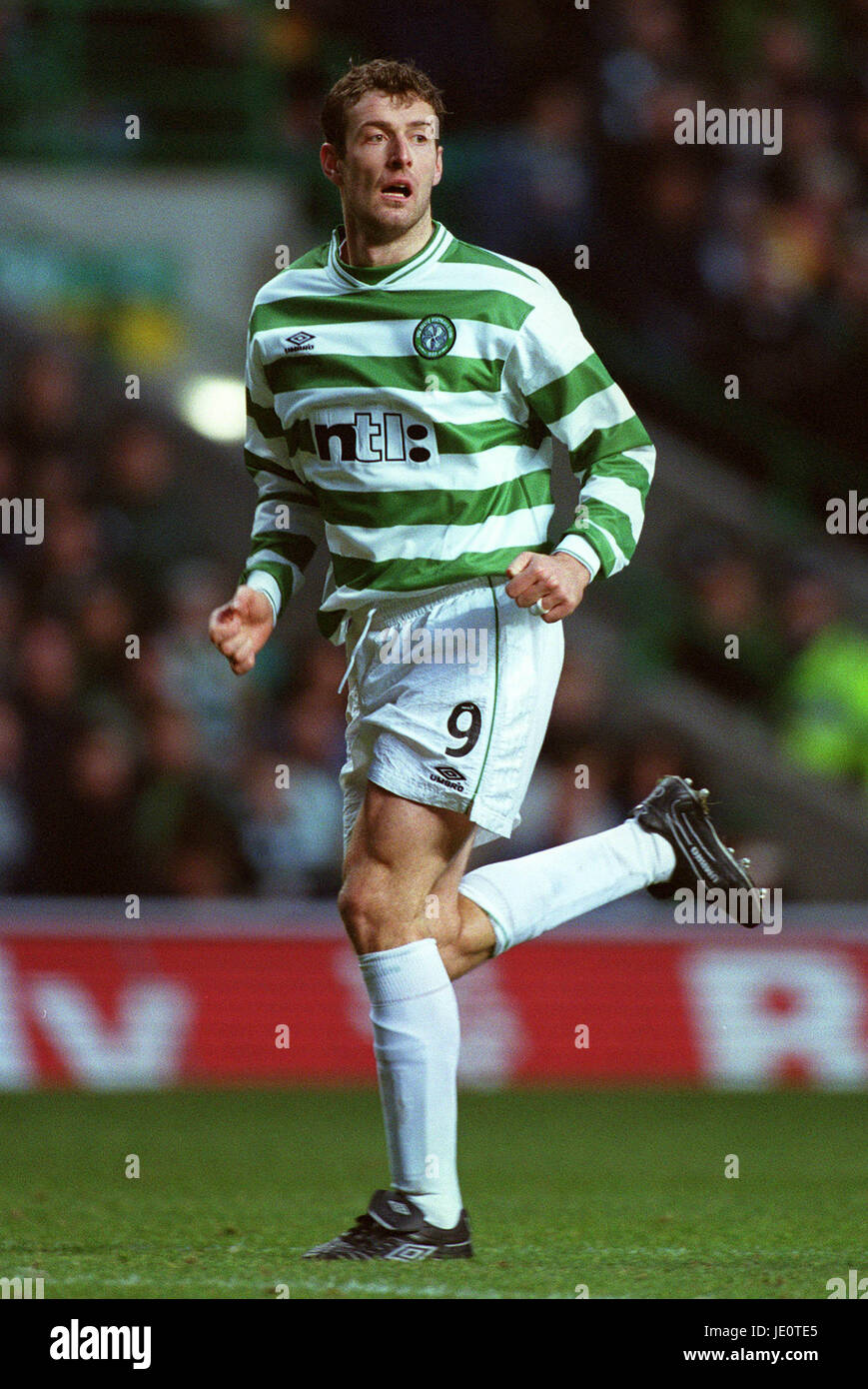 CHRIS SUTTON GLASGOW CELTIC FC PARKHEAD STADIUM GLASGOW 12 November ...