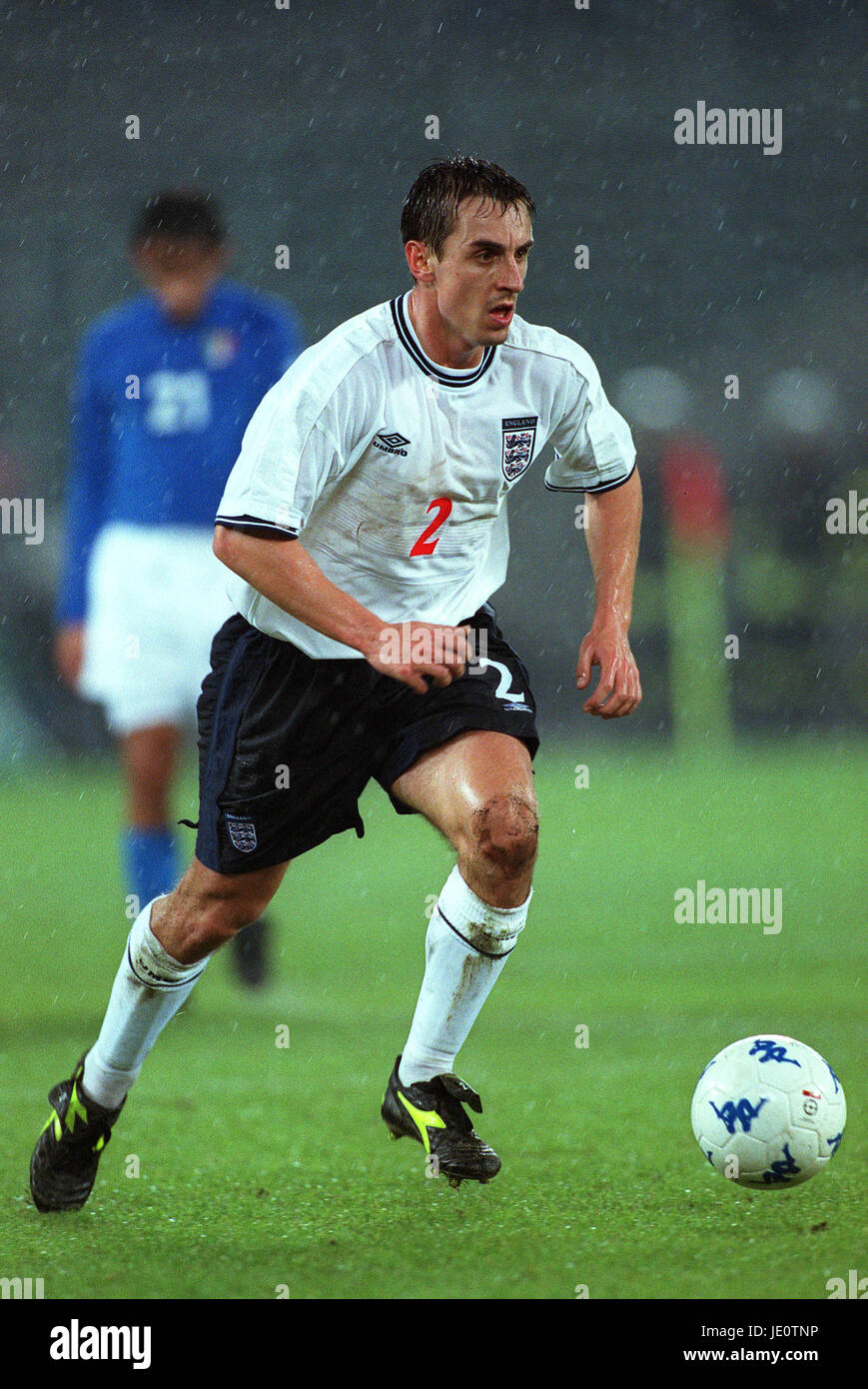 GARY NEVILLE ENGLAND & MANCHESTER UNITED FC STADE DEL ALPI TURIN ITALY ...
