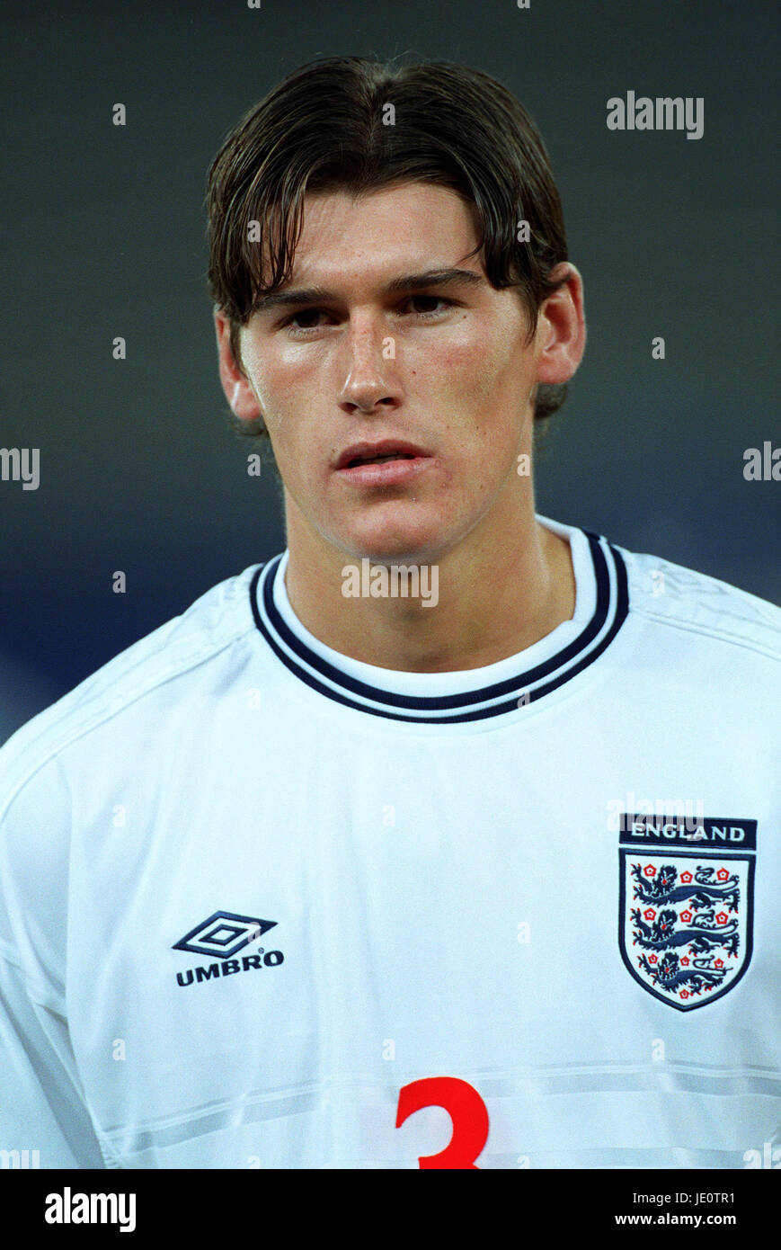 Gareth barry england 2000 hi-res stock photography and images - Alamy