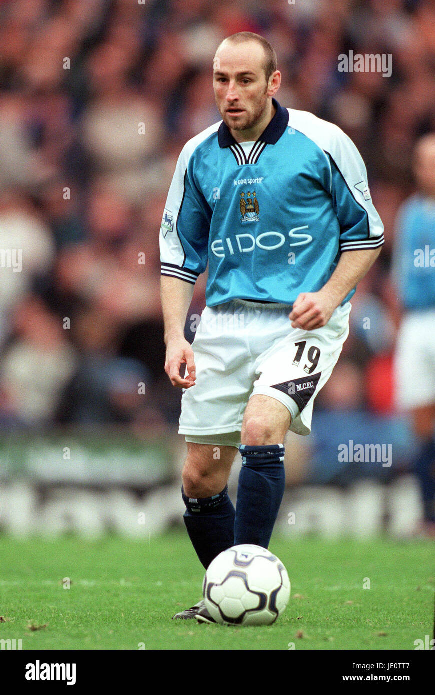 DANNY TIATTO MANCHESTER CITY FC 18 November 2000 Stock Photo - Alamy