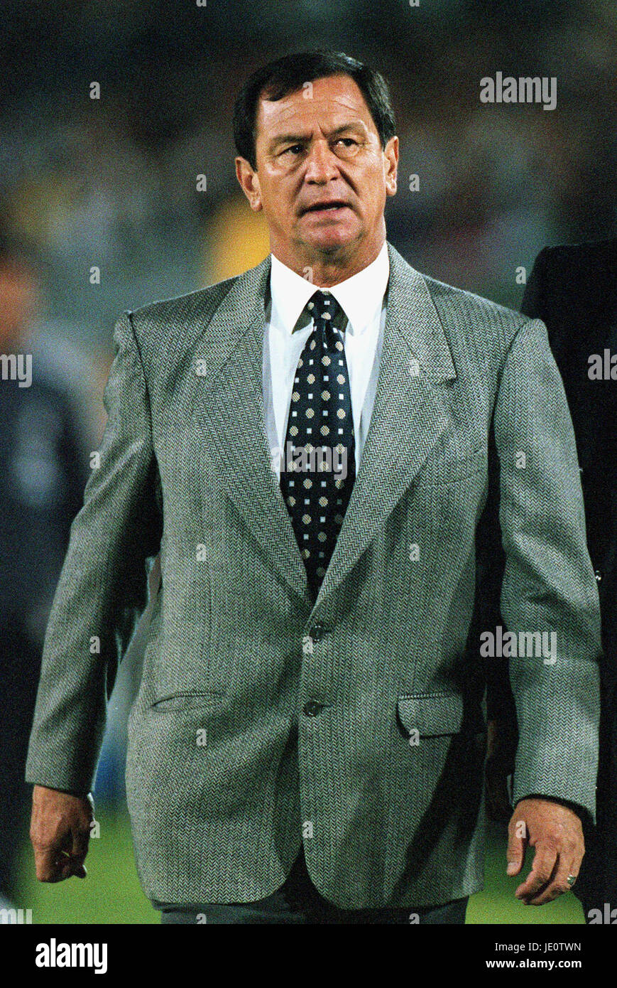 ENRIQUE MEZA MEXICO FOOTBALL COACH MEMORIAL COLISEUM LOS ANGELES USA 25 ...