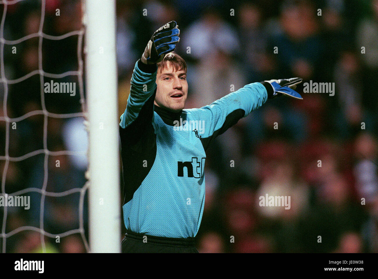 STEFAN KLOS GLASGOW RANGERS FC 02 December 2000 Stock Photo - Alamy