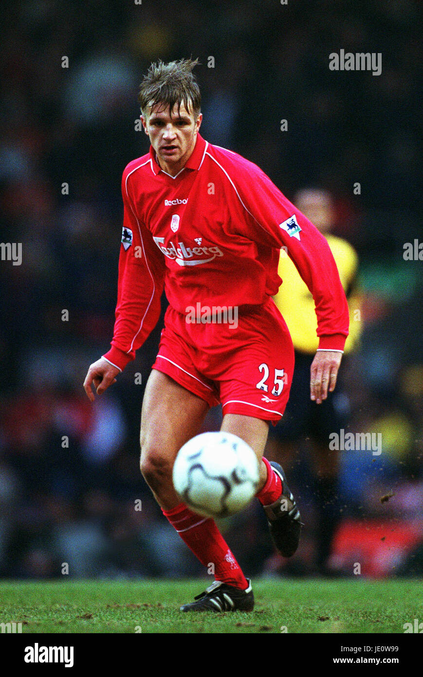 IGOR BISCAN LIVERPOOL FC LIVERPOOL ANFIELD 23 December 2000 Stock Photo ...