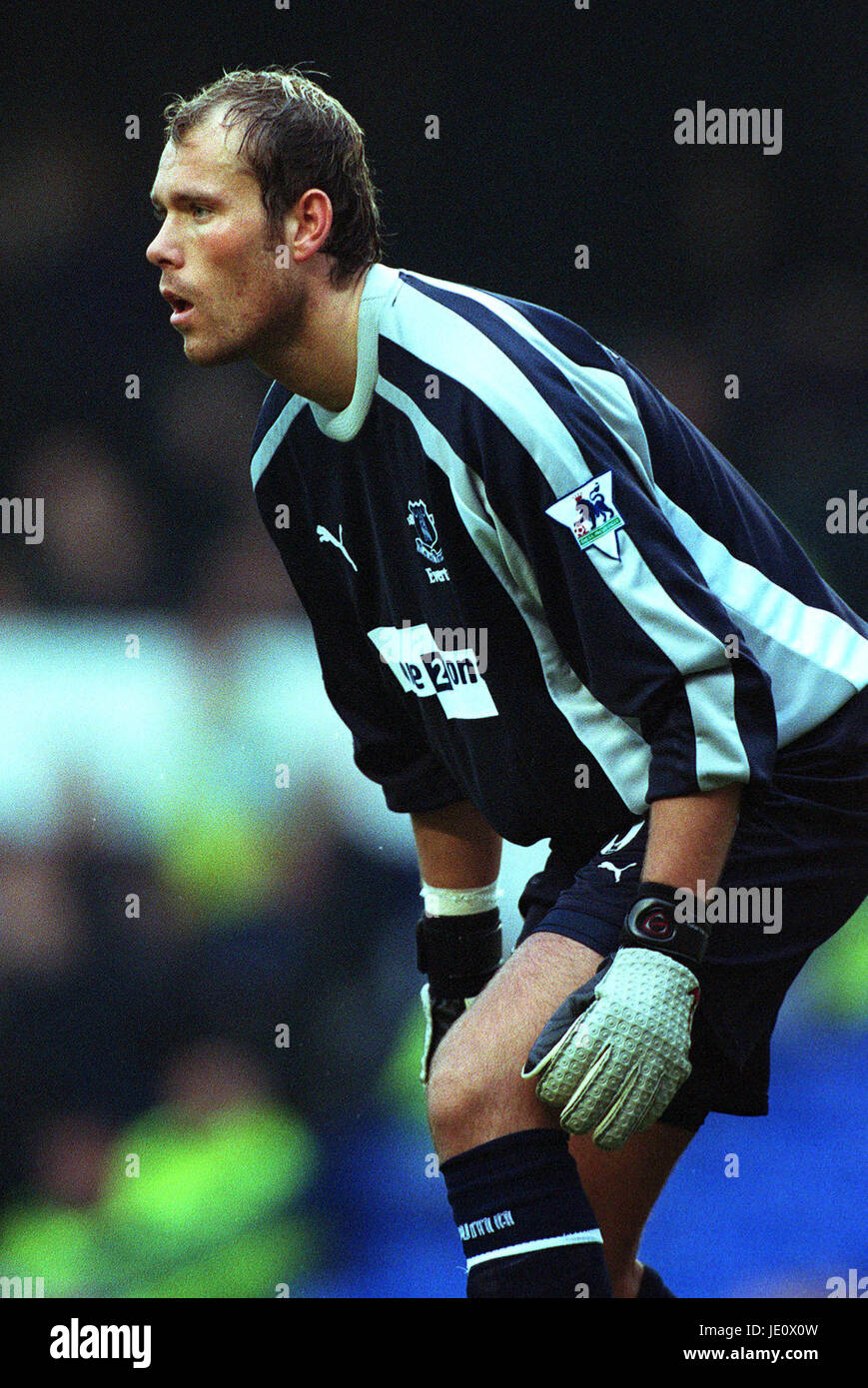 STEVE SIMONSEN EVERTON FC GOODISON PARK EVERTON 18 November 2001 Stock ...