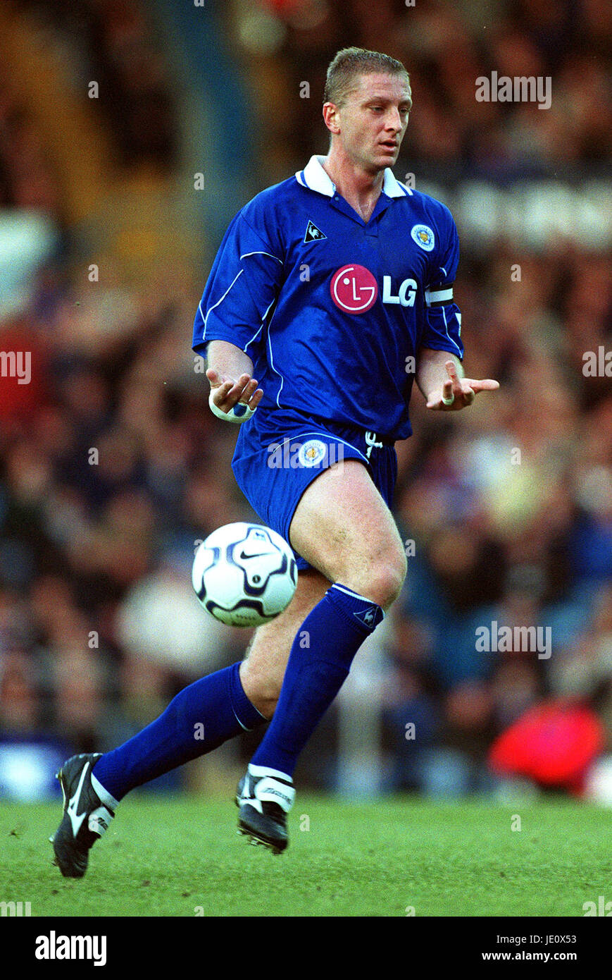 MATT ELLIOTT LEICESTER CITY FC ELLAND ROAD LEEDS 16 December 2001 Stock ...
