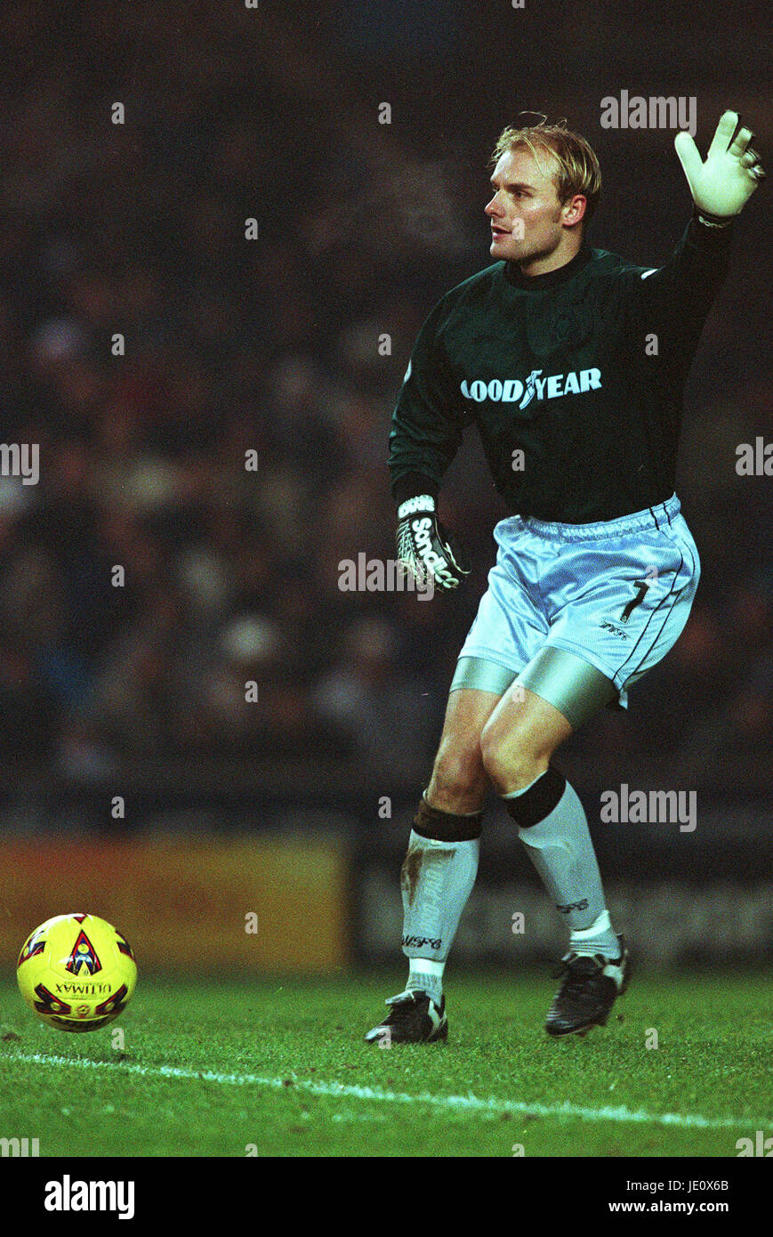 MICHAEL OAKES WOLVERHAMPTON WANDERERS FC MANCHESTER MAINE ROAD ...